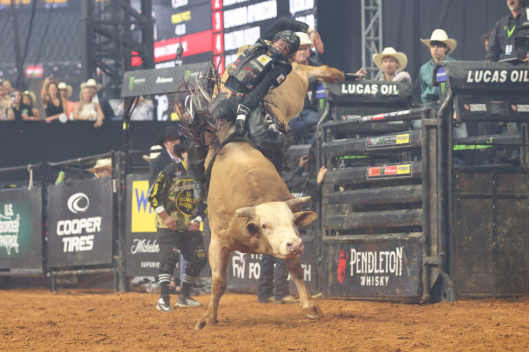 CASSIO DIAS CROWNED 2024 PBR WORLD CHAMPION AND ROOKIE OF THE YEAR, WHILE SAGE KIMZEY WINS 2024 ...